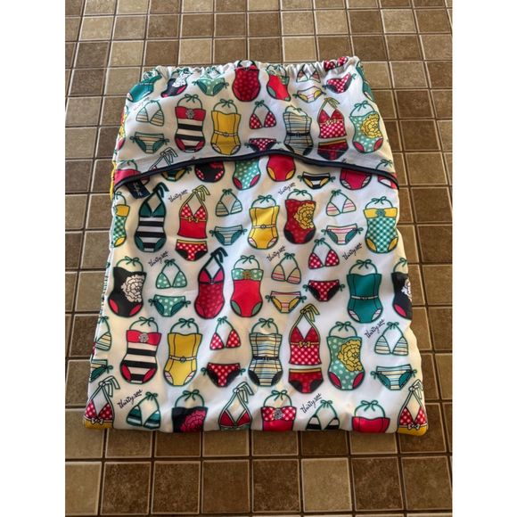 thirty-one | Bags | Thirtyone Swimsuit Print Drawstring Bag White Multi ...